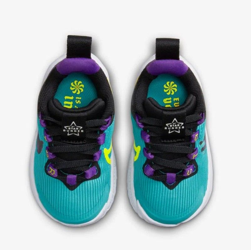 Deportivos Nike FJ1807 textil verde tacón Plano — Calzados dima